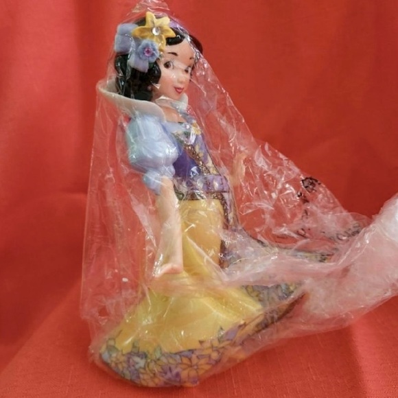 Toys | Snow White Collectors Figurine | Poshmark